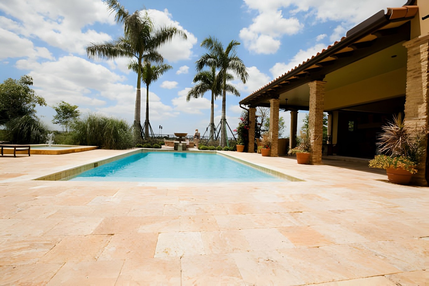 Exploring the Benefits of Classic Travertine Pavers